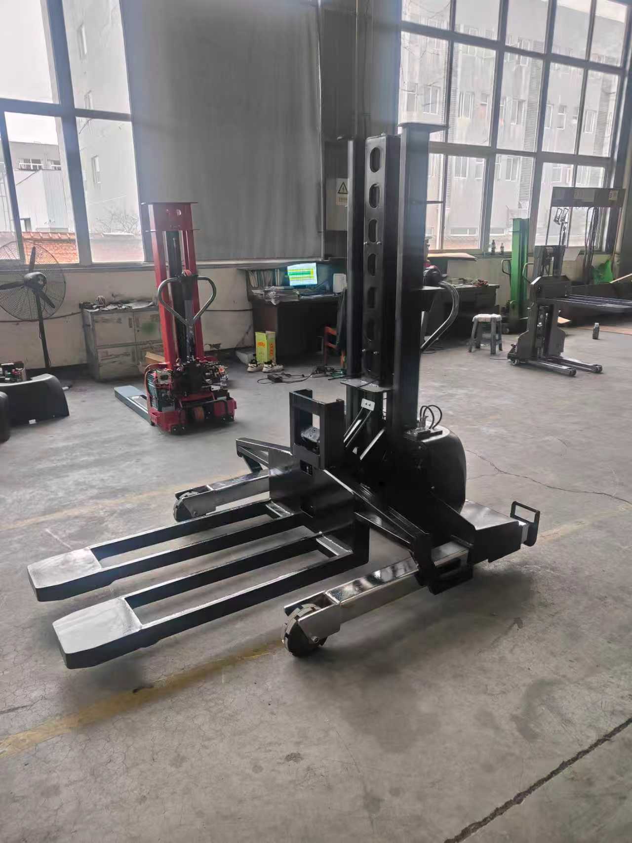 Built for Manufacturing | 1.5-Ton Electric Scissor Lift Stacker ...